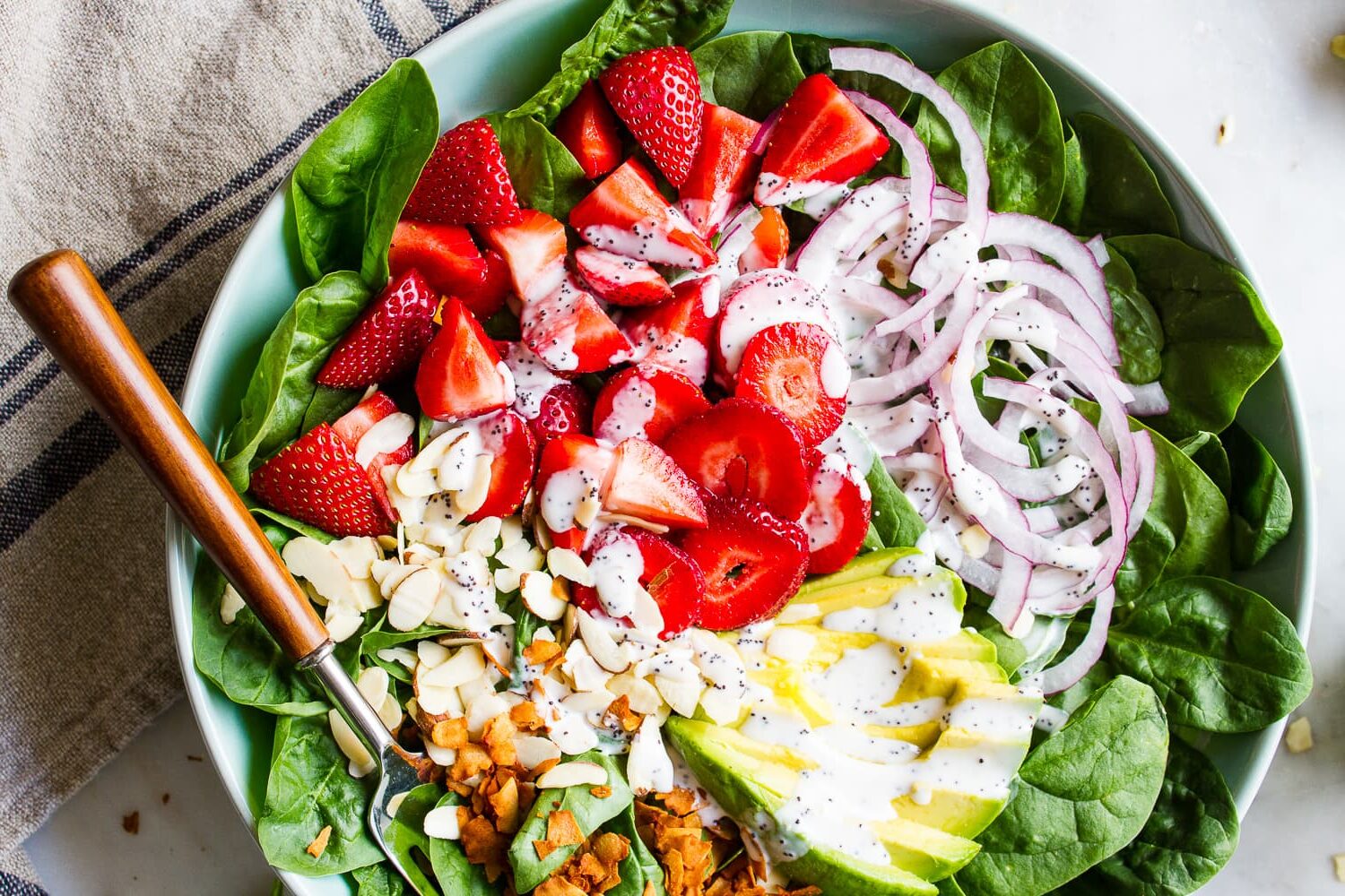 Salada de morango e espinafre – O Verdoso